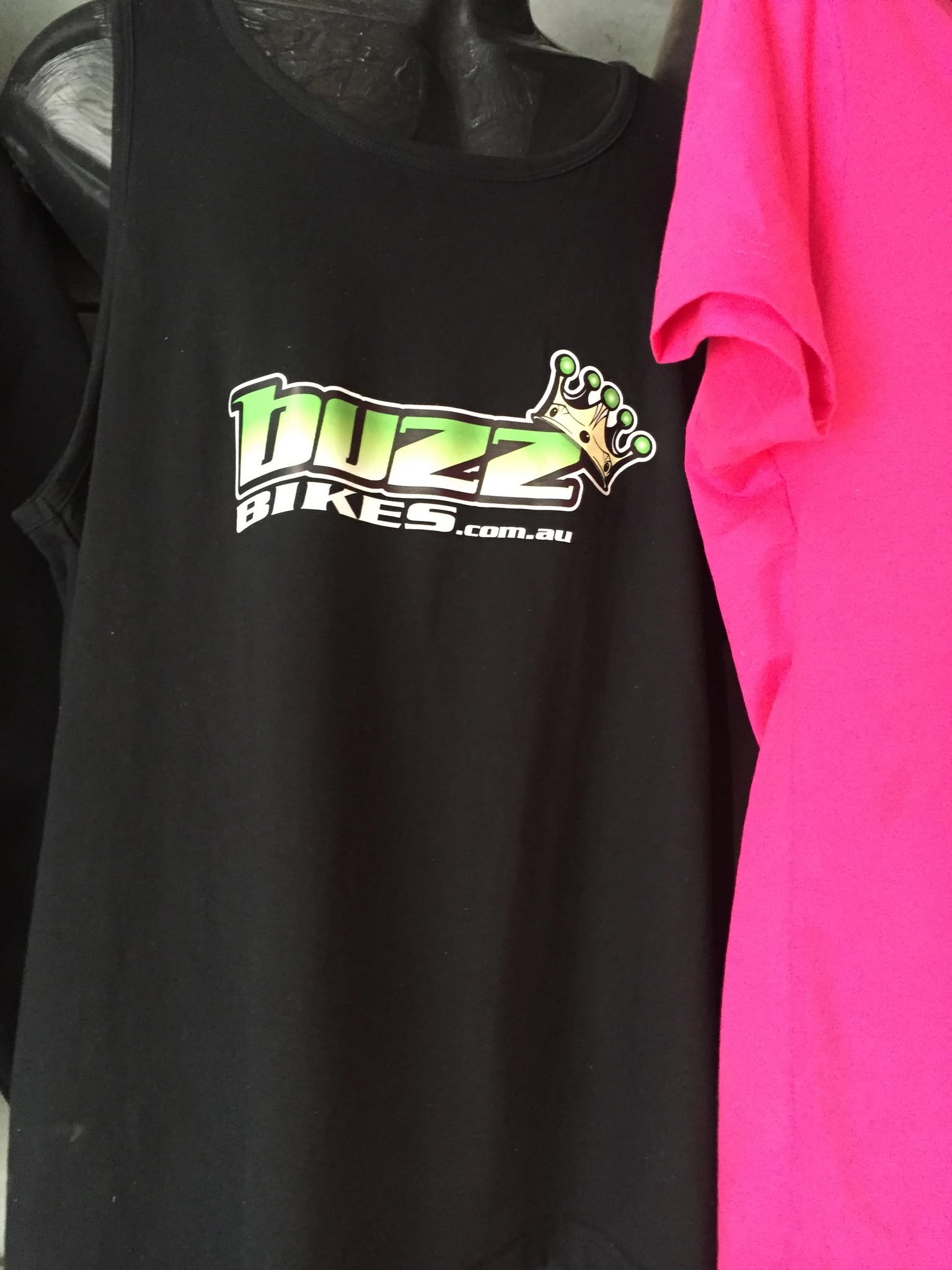 Buzz Classic logo singlets – Buzz Bikes
